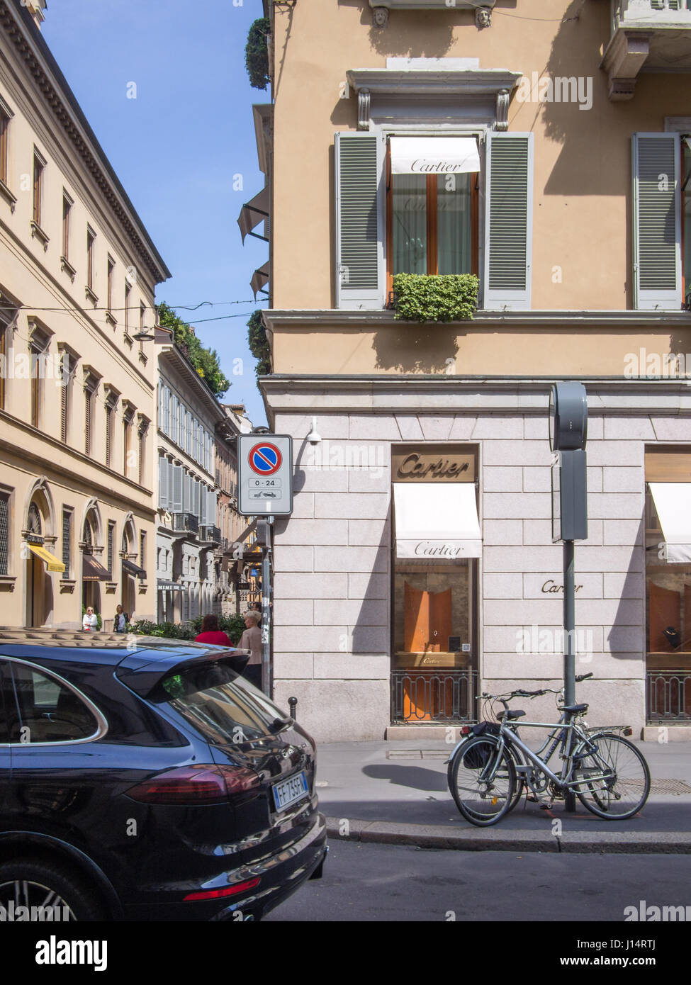 Cartier shop Via Montenapoleone , Milano Italy Stock Photo - Alamy