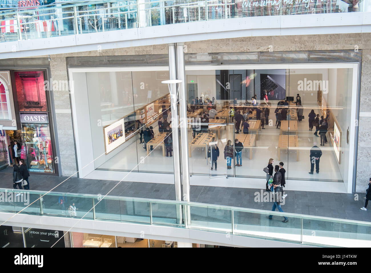 Apple store liverpool hi-res stock photography and images - Alamy