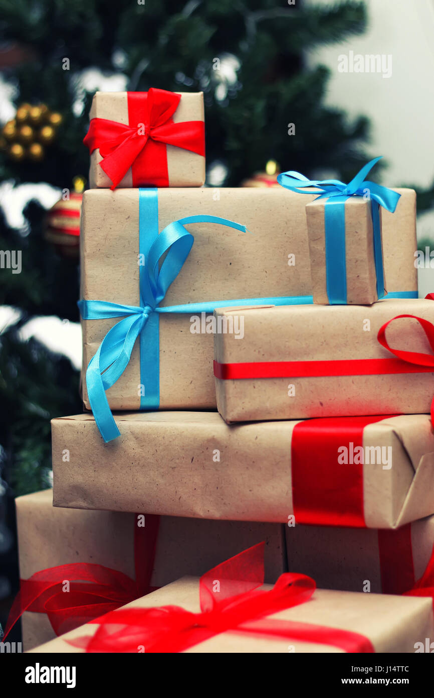 gift stack under tree Stock Photo - Alamy