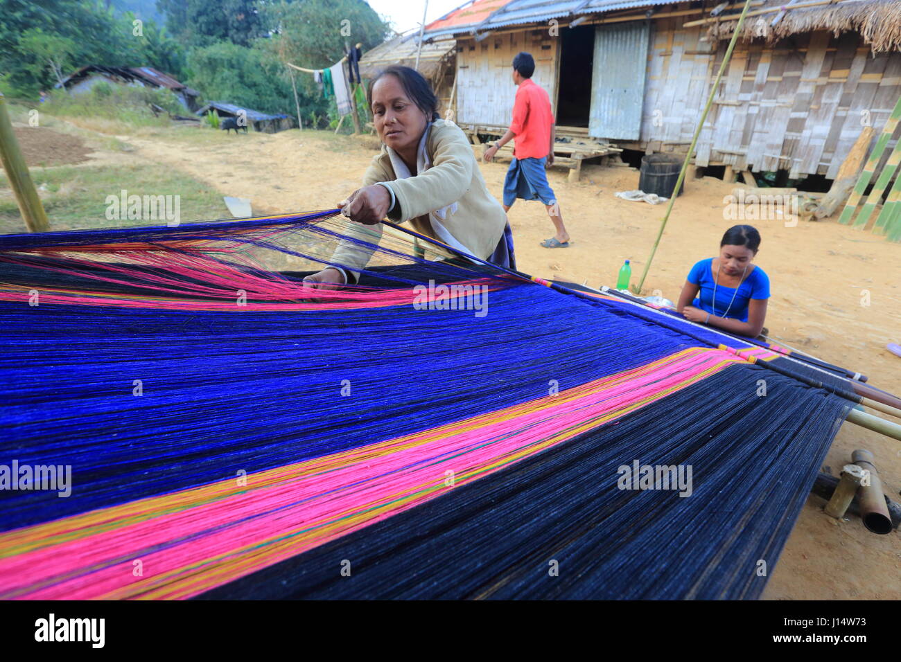 Aboriginal women weaving hi-res stock photography and images - Alamy