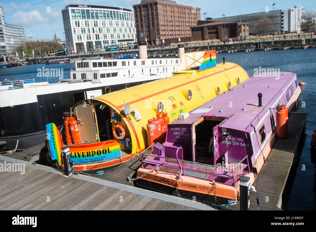Rental narrow boats hi-res stock photography and images - Alamy