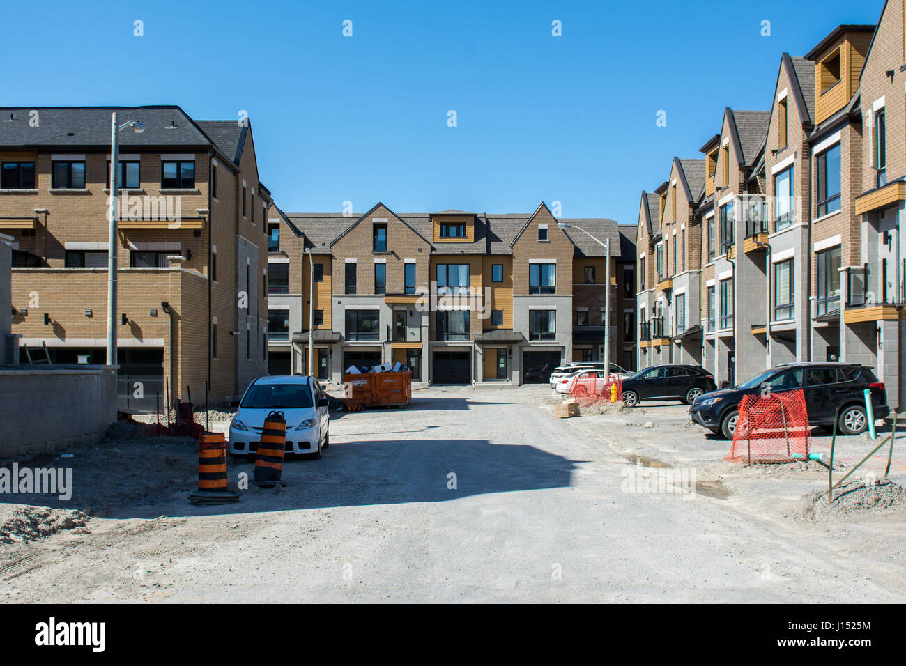 Newly constructed town houses near Finch and Bayview area in Toronto ...