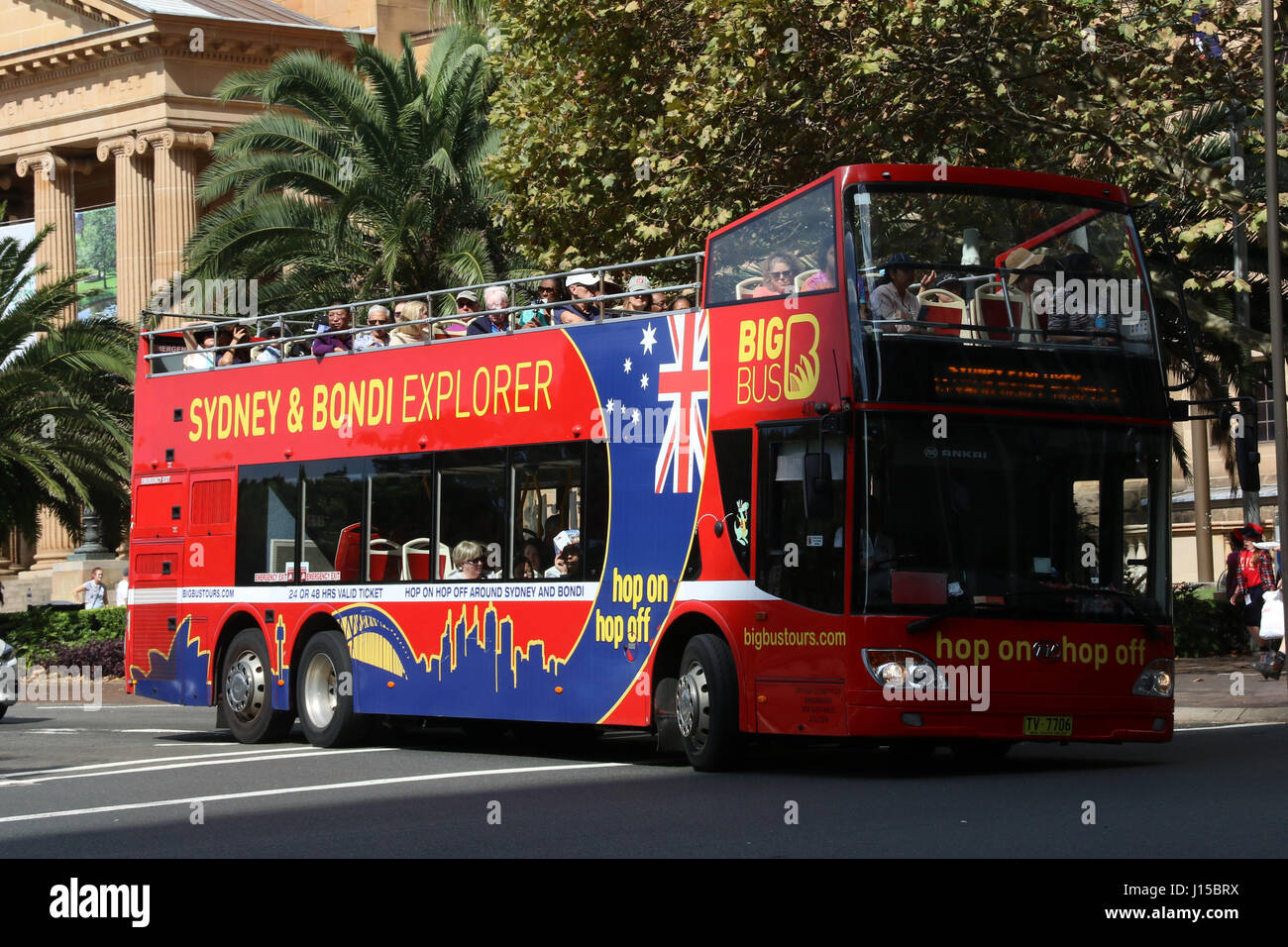 Tourist bus sydney hi-res stock photography and images - Alamy