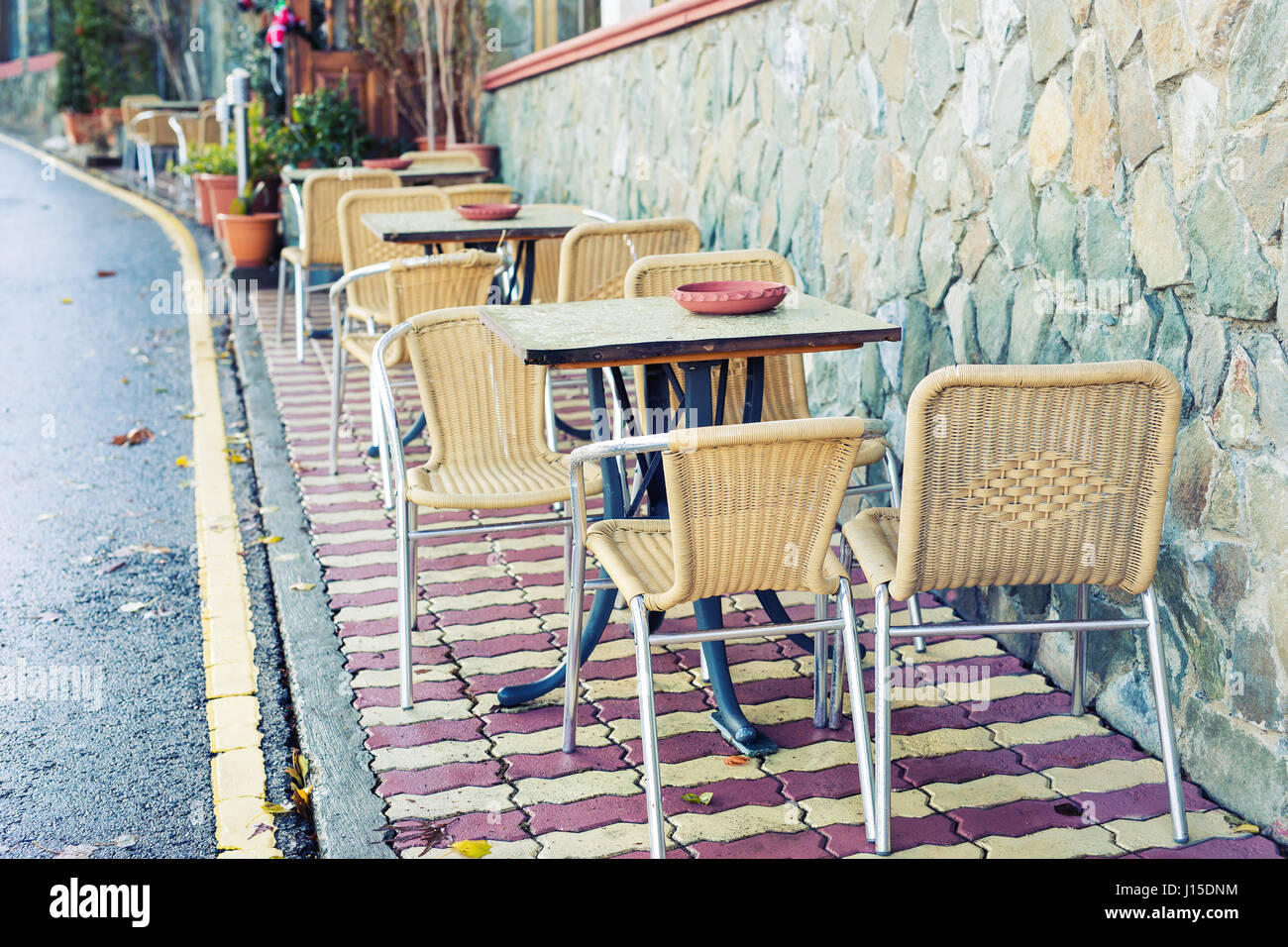Street cafe. Cozy outdoor restaurant Stock Photo - Alamy