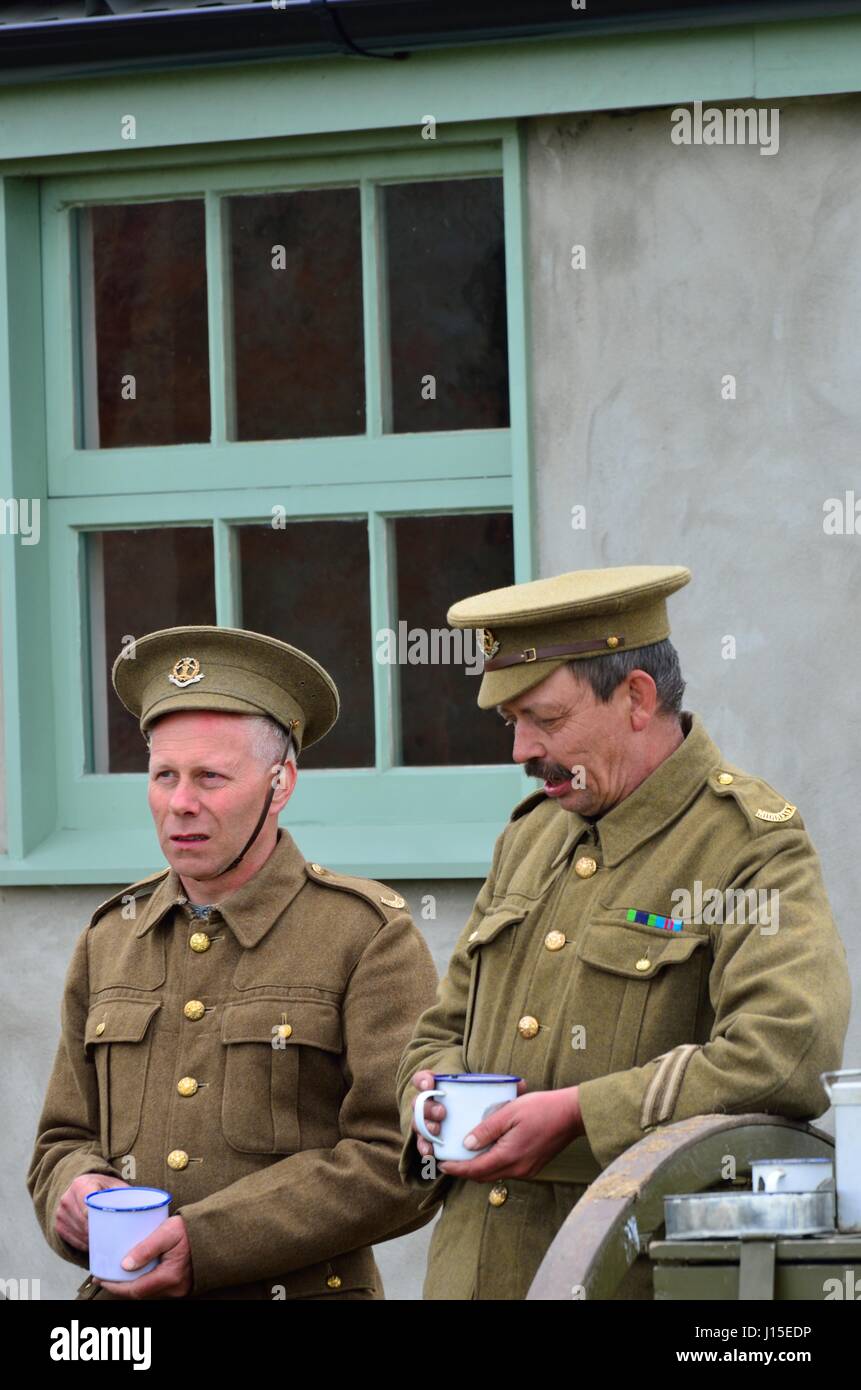 Military people having tea hi-res stock photography and images - Alamy