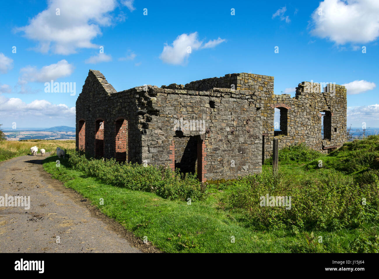Quarry ruins hi-res stock photography and images - Alamy
