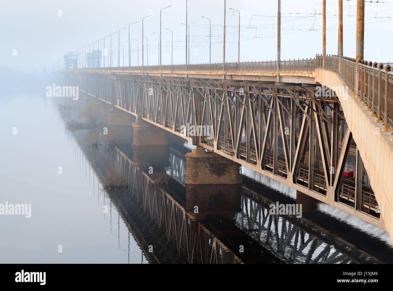 Bridge light sun hi-res stock photography and images - Alamy