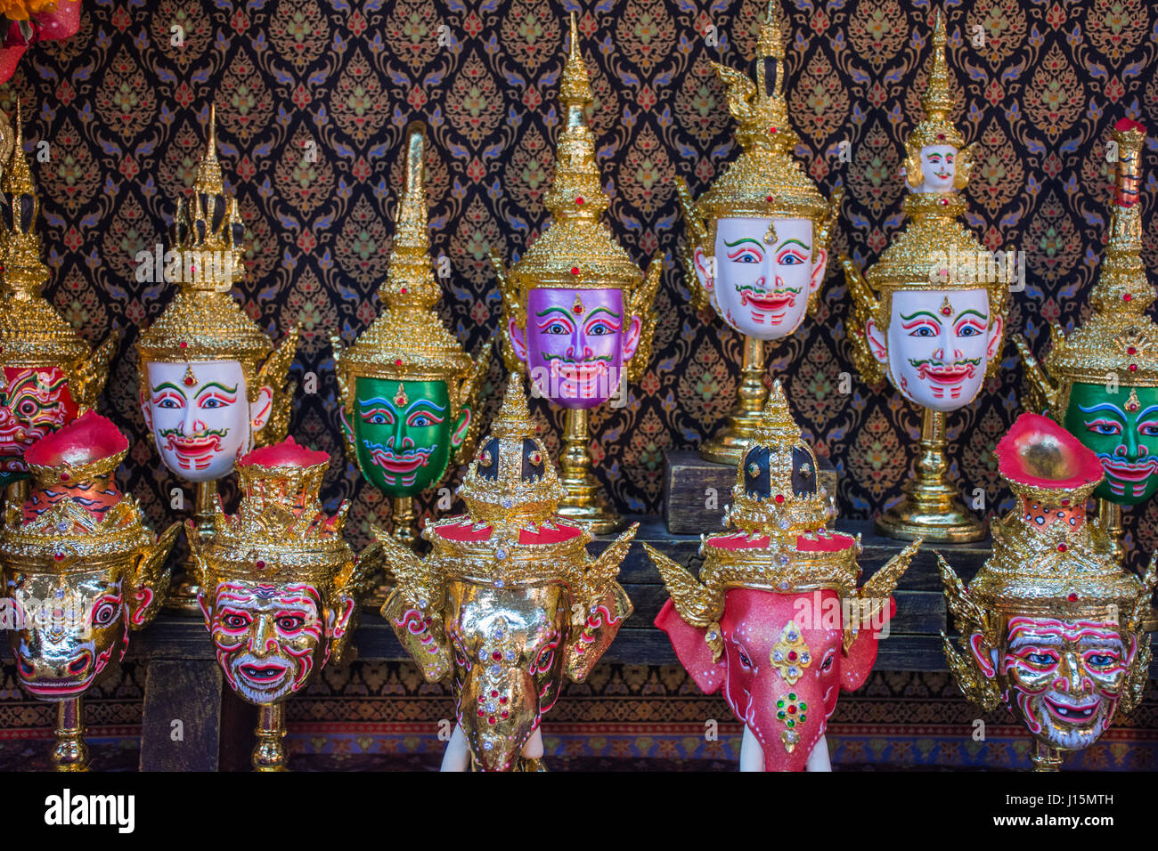 Actors mask hi-res stock photography and images - Alamy