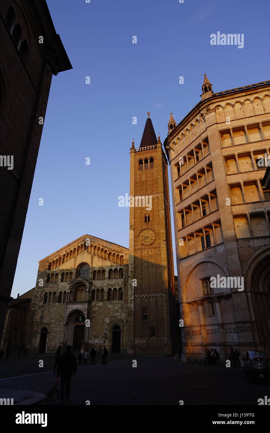 Duomo (Cathedral) and Baptistry, Parma, Emilia-Romagna, Italy Stock ...