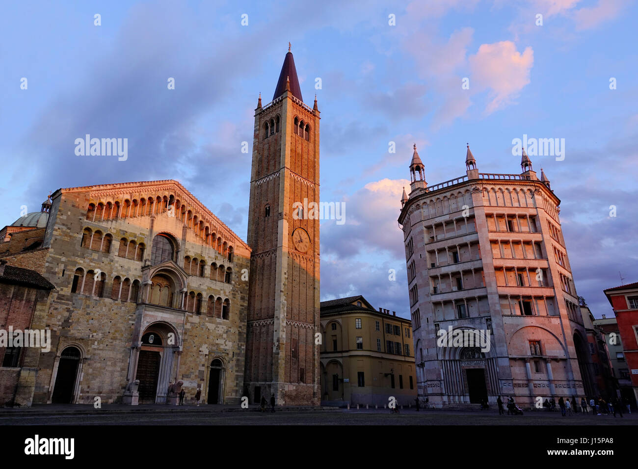 Duomo (Cathedral) and Baptistry, Parma, Emilia-Romagna, Italy Stock ...