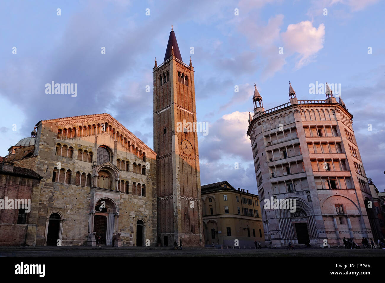 Duomo (Cathedral) and Baptistry, Parma, Emilia-Romagna, Italy Stock ...