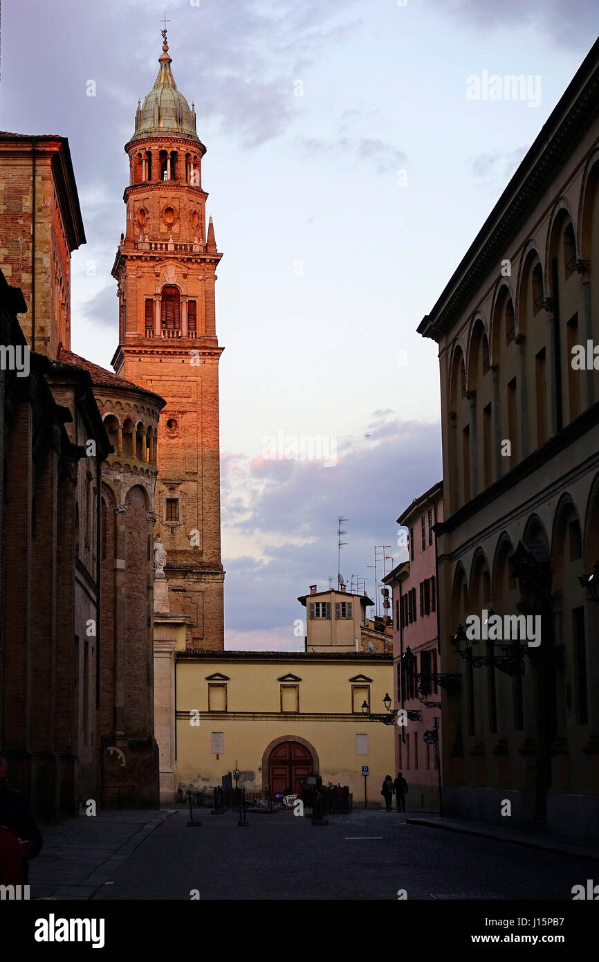 Duomo (Cathedral) and Baptistry, Parma, Emilia-Romagna, Italy Stock ...