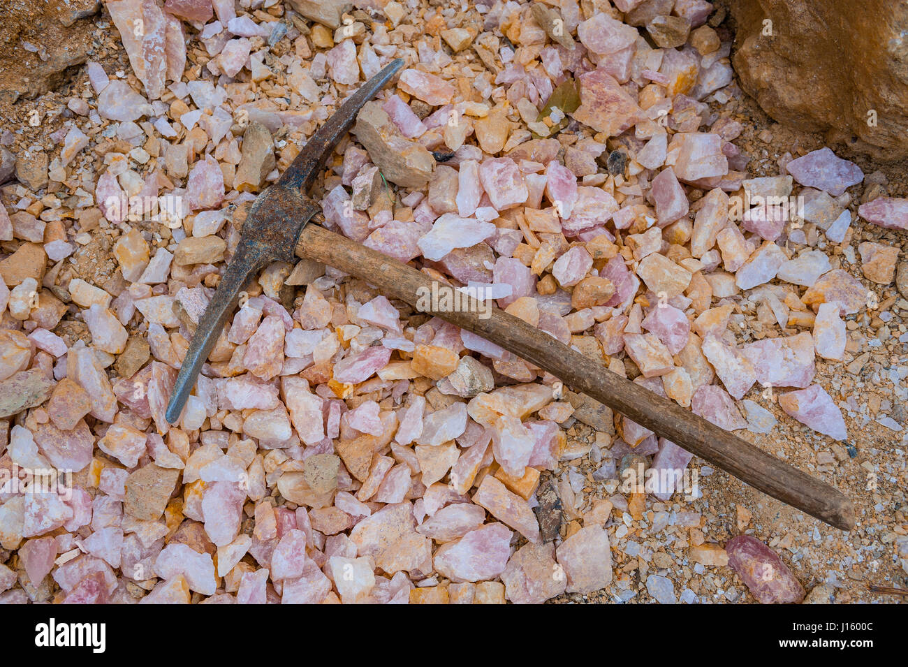 Artisan mine african hi-res stock photography and images - Alamy