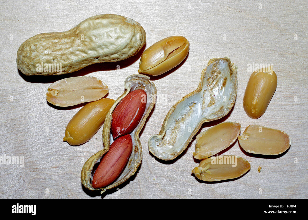 Peanuts (arachis hypogaea Stock Photo - Alamy