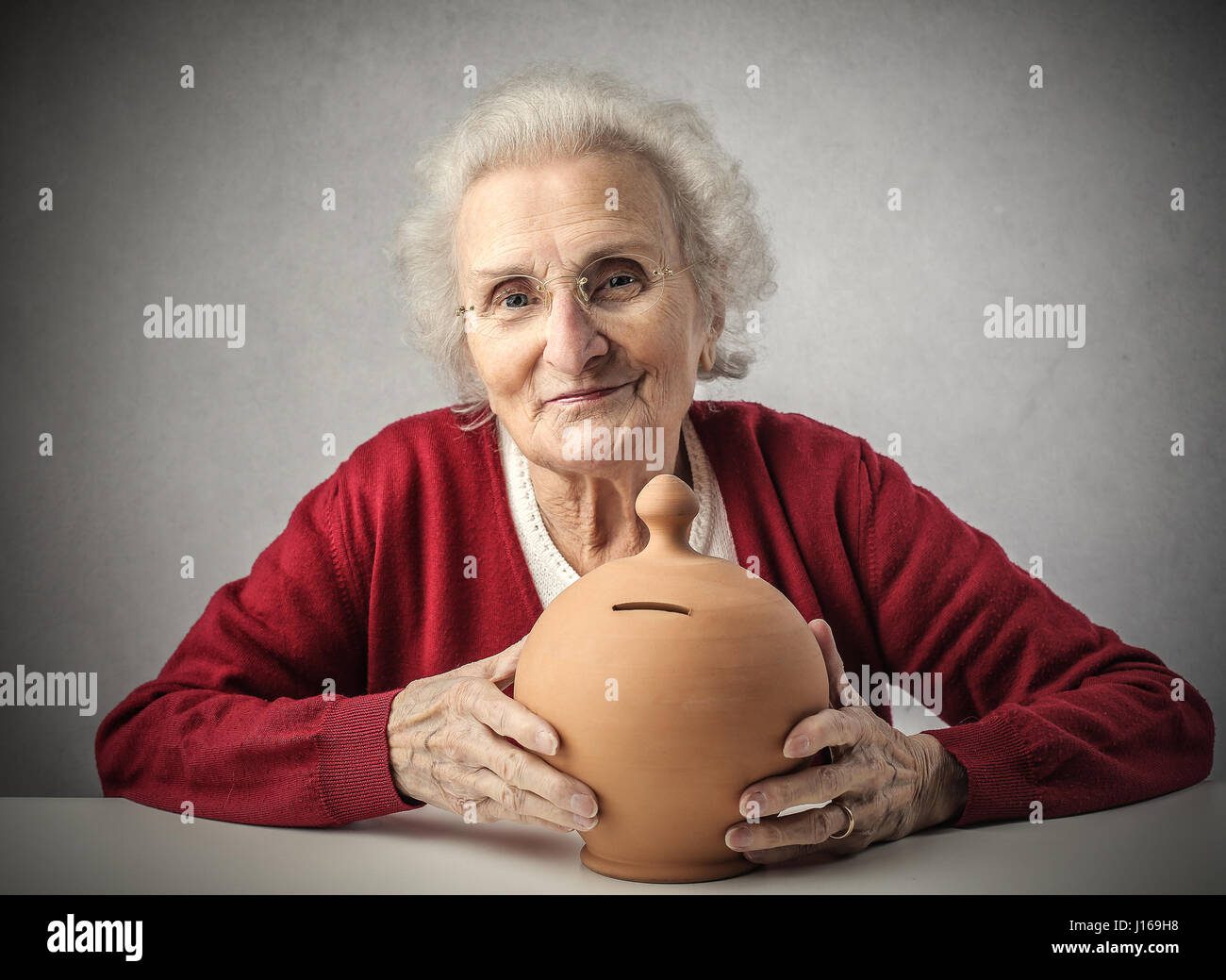 Old lady money hi-res stock photography and images - Alamy