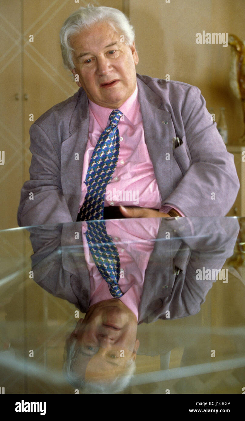 Ustinov poirot hi-res stock photography and images - Alamy