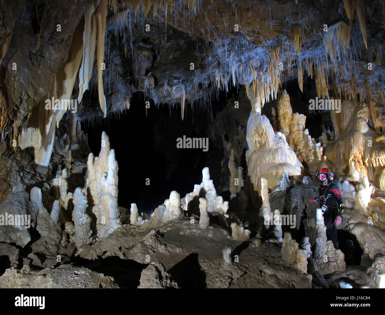 SOUTH ISLAND, NEW ZEALAND: British cave explorer Martyn Farr discovers ...