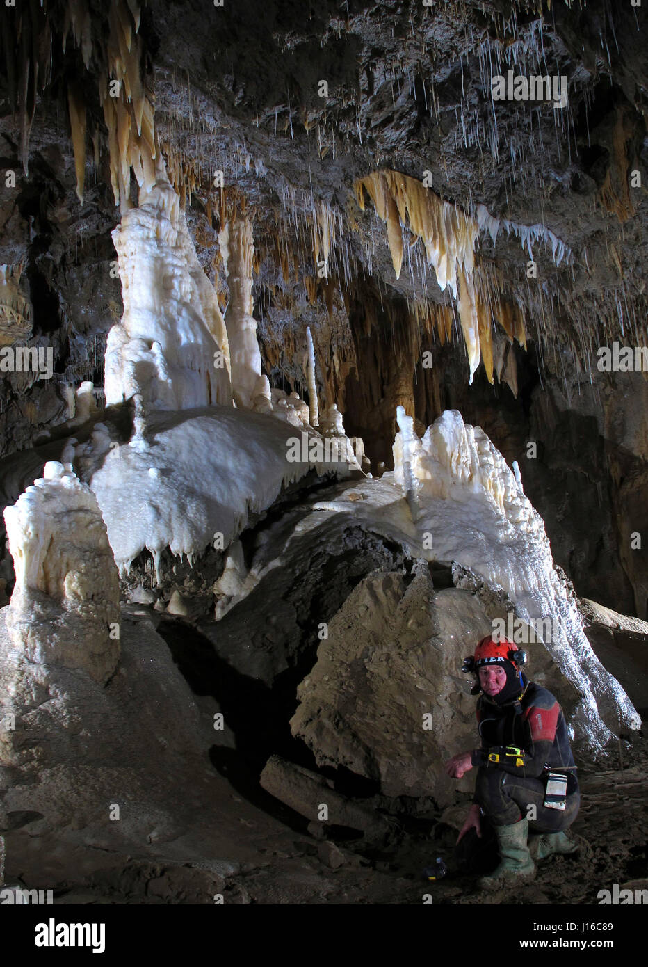 SOUTH ISLAND, NEW ZEALAND: British cave explorer Martyn Farr discovers ...