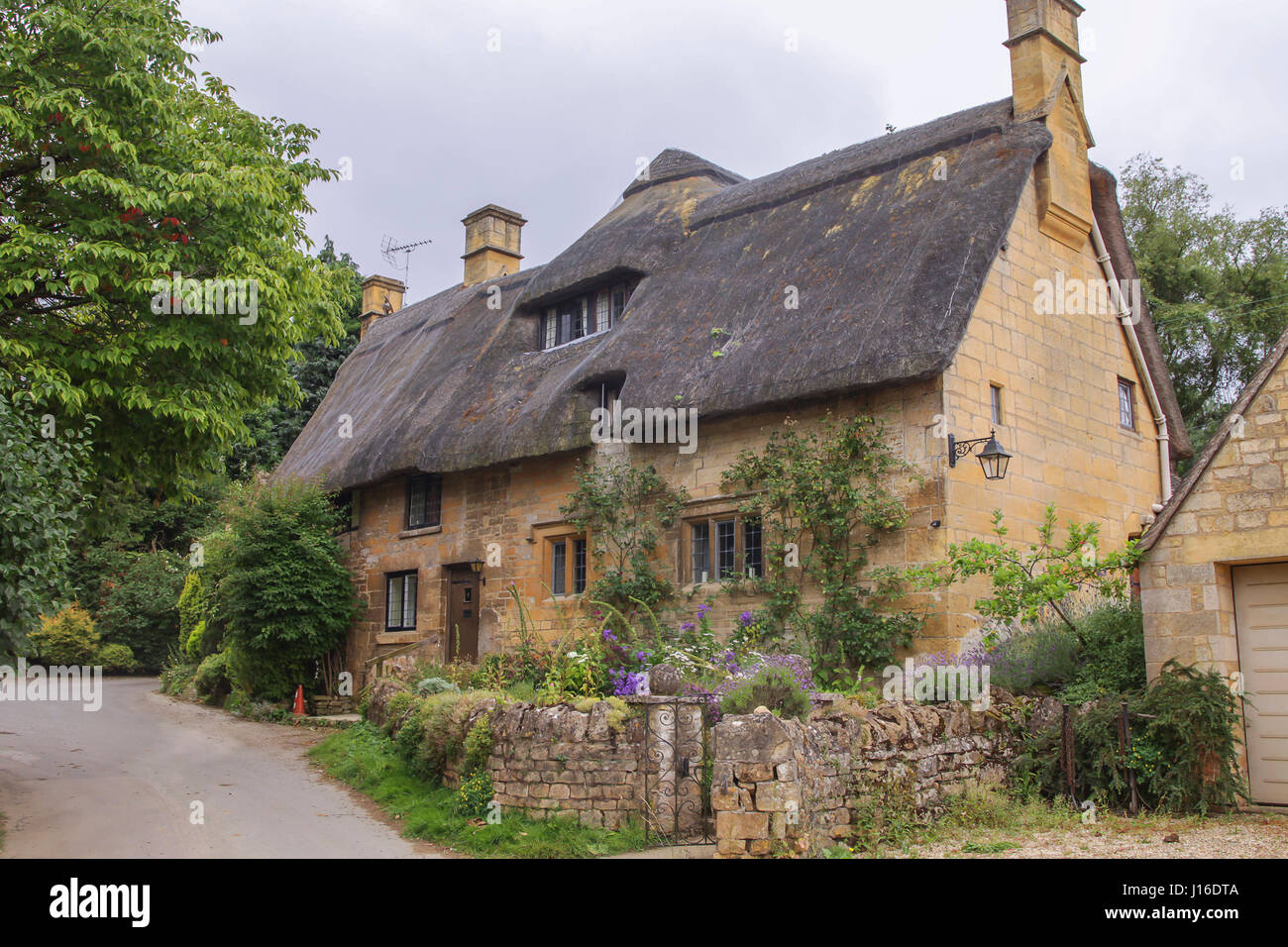 Beautiful English Cotswolds Cottage