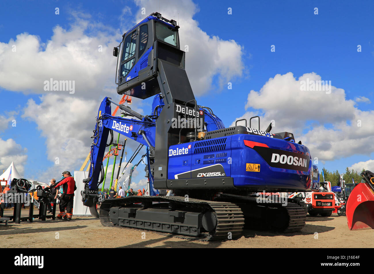 HYVINKAA, FINLAND – SEPTEMBER 11, 2015: Doosan DX255LC hydraulic ...