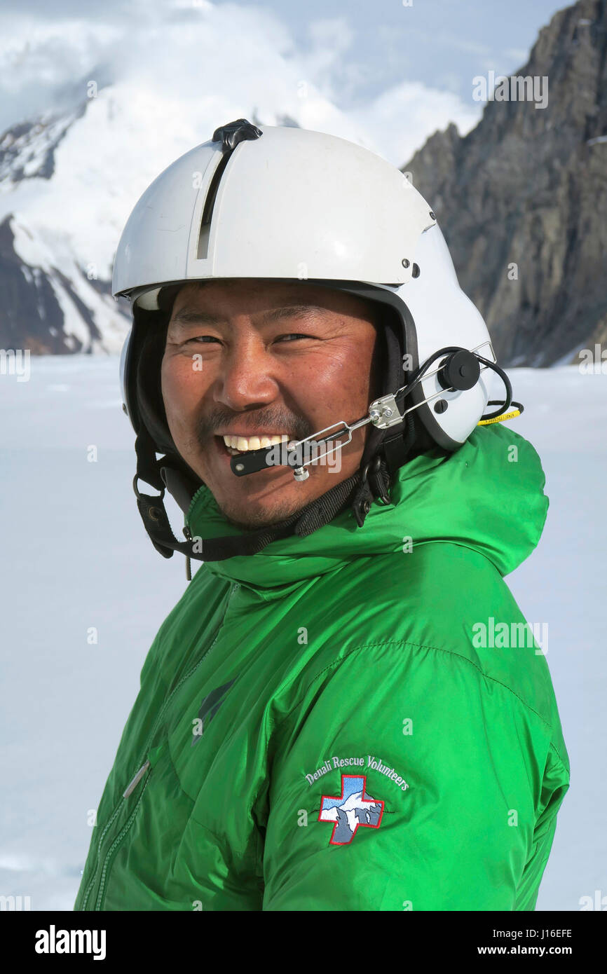Sherpa people hi-res stock photography and images - Alamy