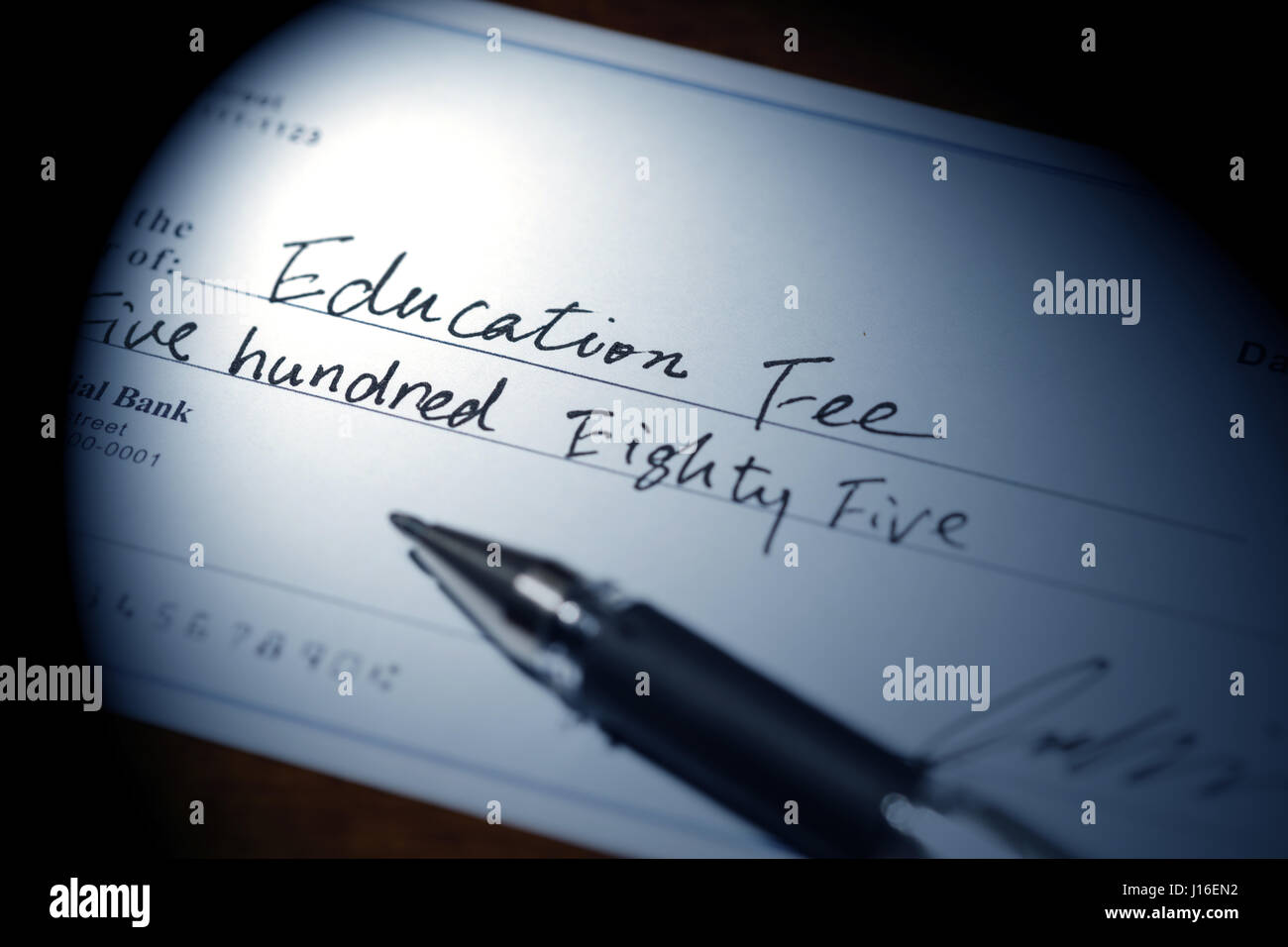 Cheque hi-res stock photography and images - Alamy