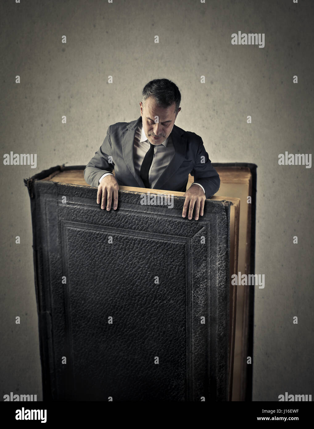 Wonder book cover hi-res stock photography and images - Alamy