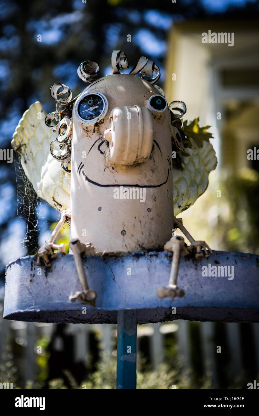Florence Avenue, Sebastapol, Calfornia. The residents here have ...