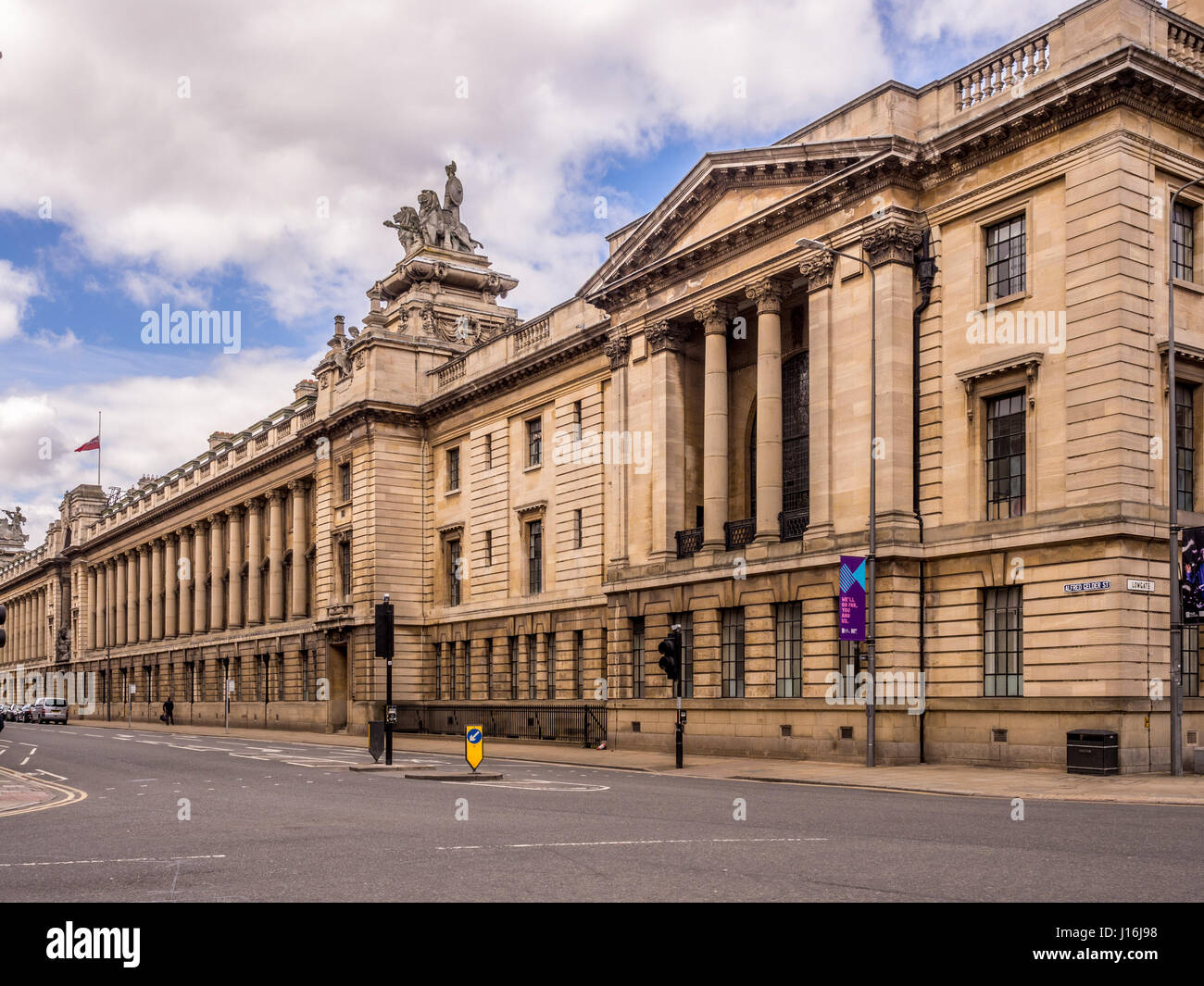 Hull guildhall hi-res stock photography and images - Alamy