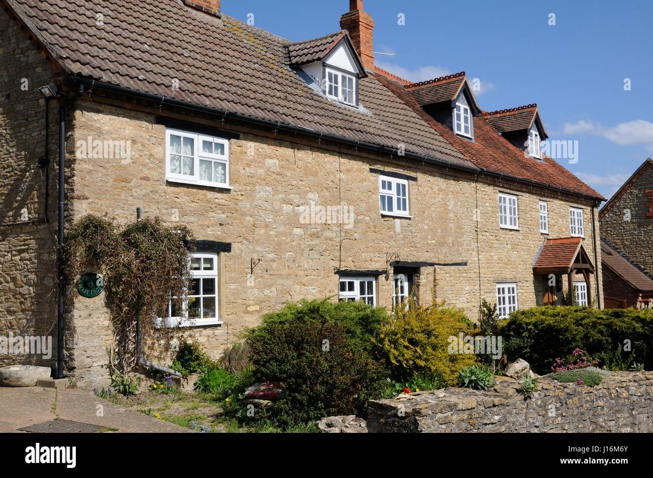 Spring Cottage, Felmersham, Bedfordshire Stock Photo - Alamy