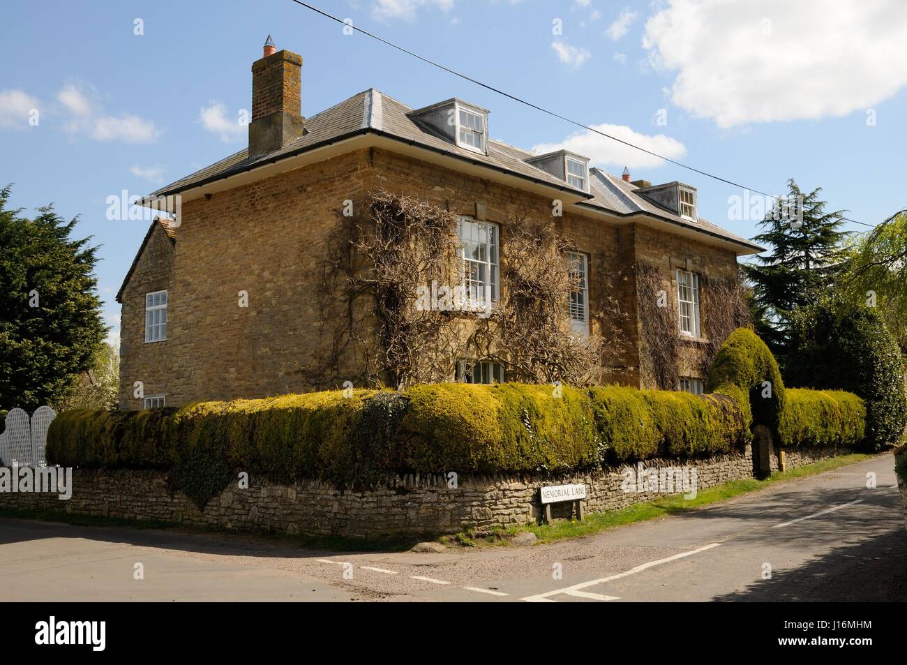 Manor house felmersham hi-res stock photography and images - Alamy