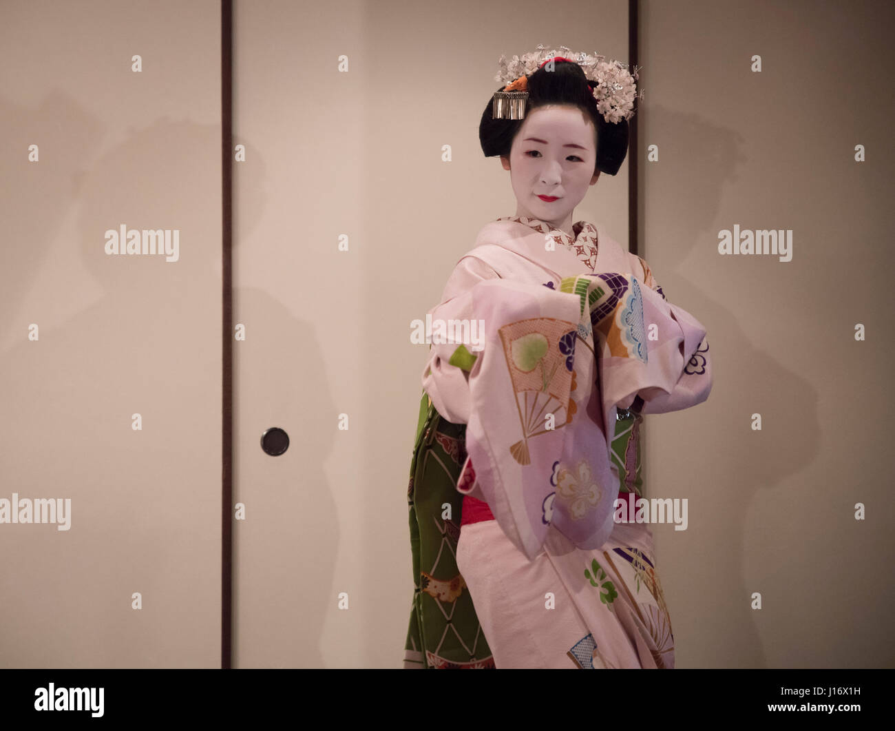 18-year-old Kanohiro a maiko in the Gion district of Kyoto, Japan ...