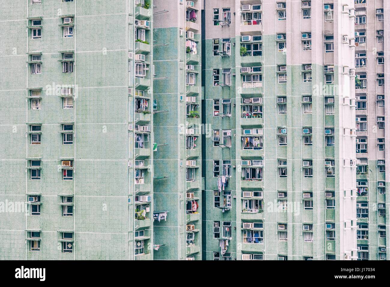 Crowded housing hi-res stock photography and images - Alamy