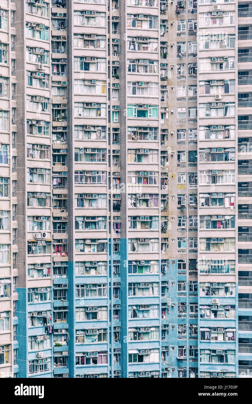 Crowded housing hi-res stock photography and images - Alamy