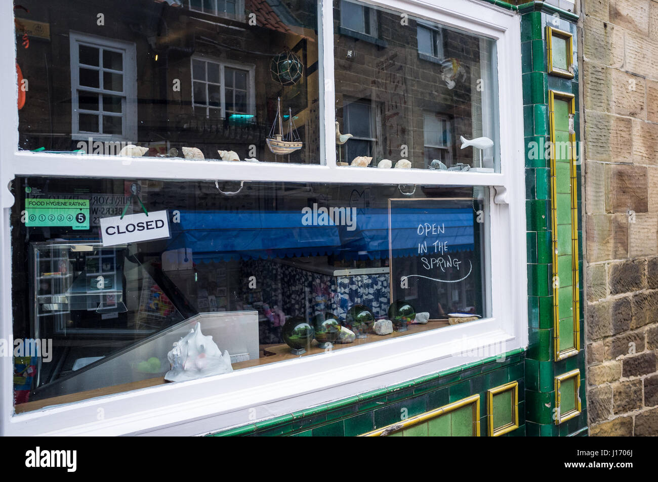 Shop closed for the winter Stock Photo - Alamy