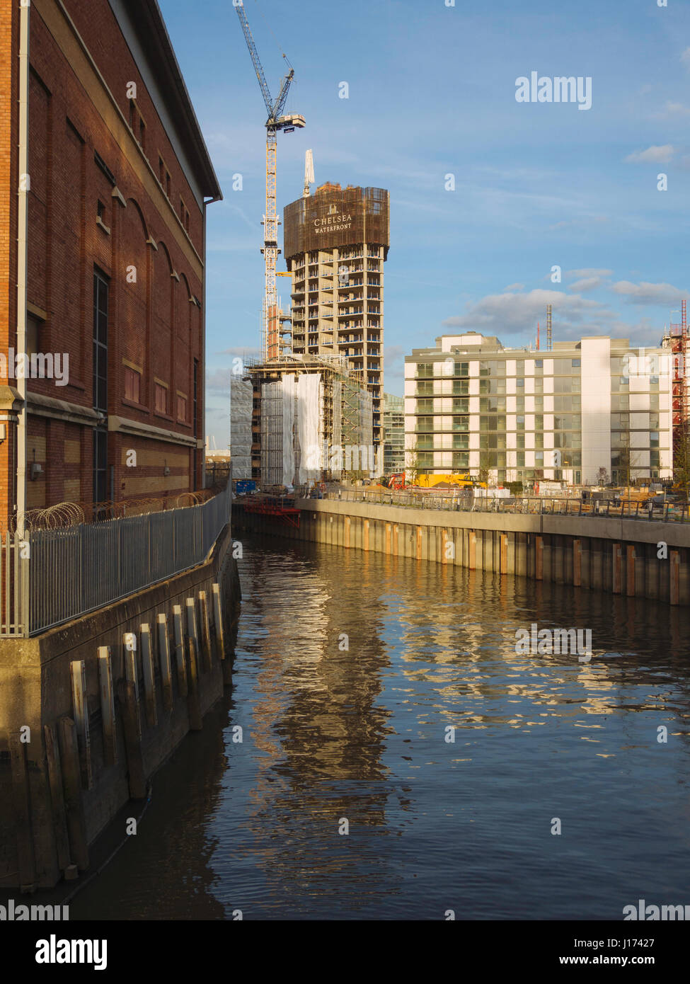 Riverside development chelsea wharf hi-res stock photography and images ...