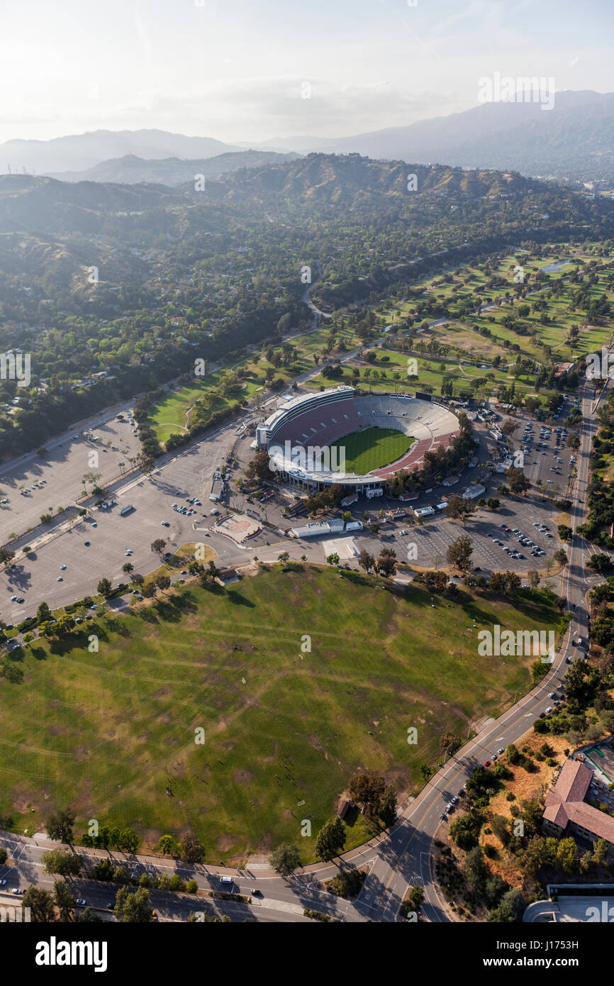Rose bowl stadium architecture hi-res stock photography and images - Alamy