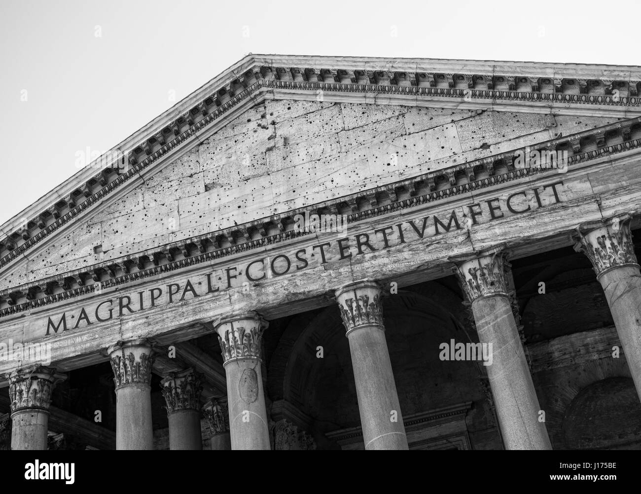 Pantheon temple rome Black and White Stock Photos & Images - Alamy