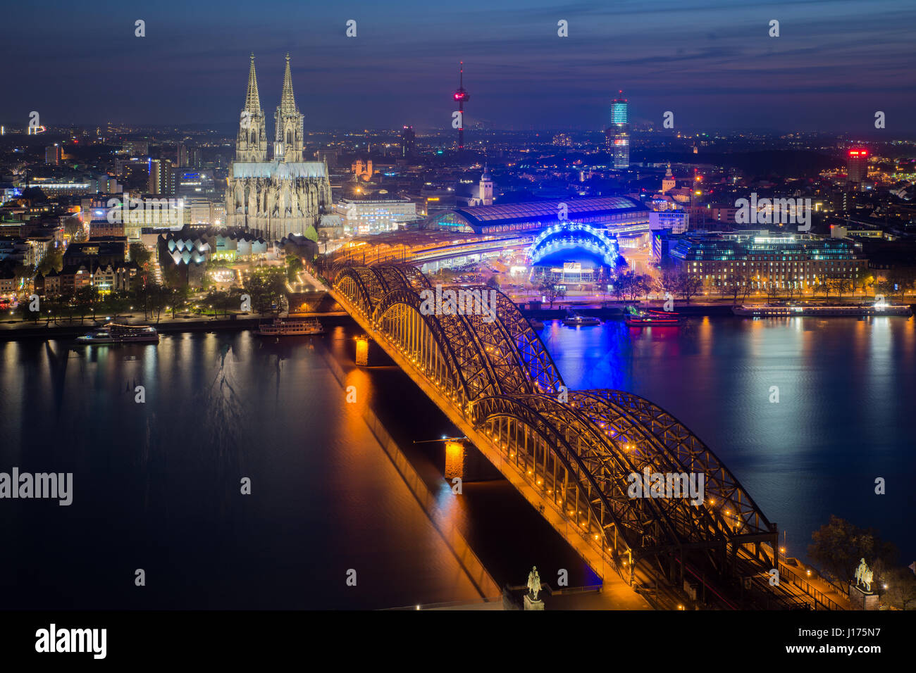 Image of Cologne with Cologne Cathedral during twilight blue hour in ...