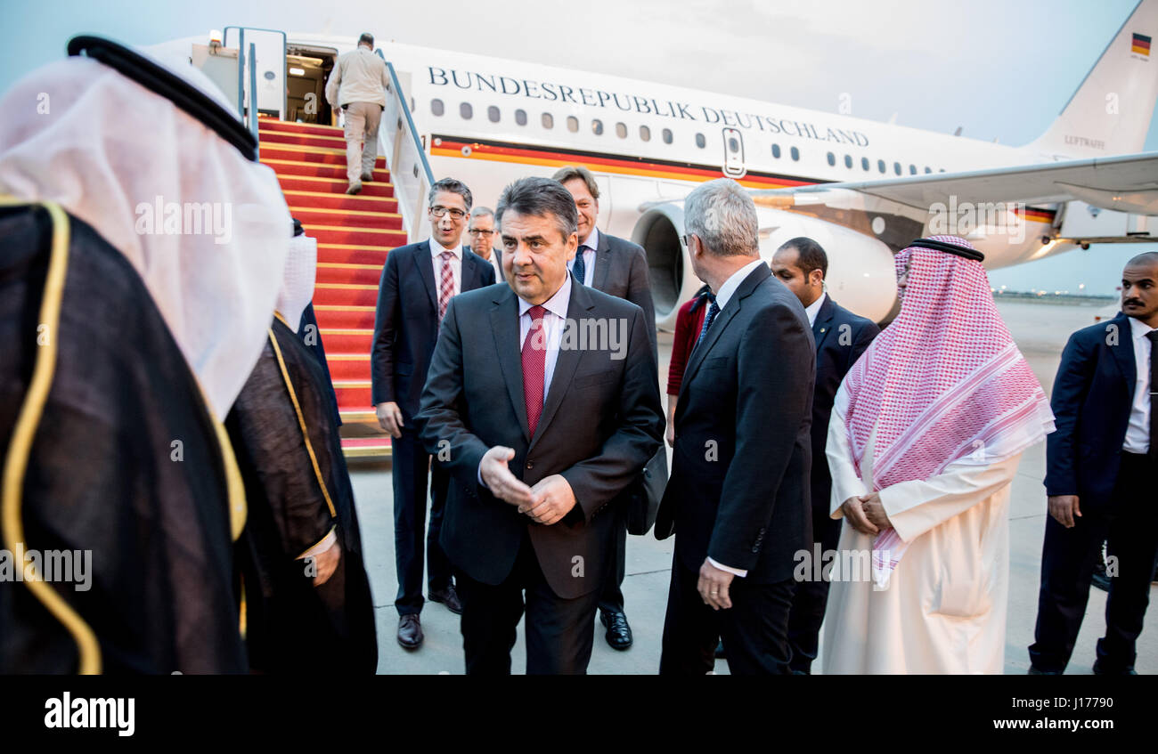 Kuwait, Kuwait. 18th Apr, 2017. German Minister of Foreign Affairs ...