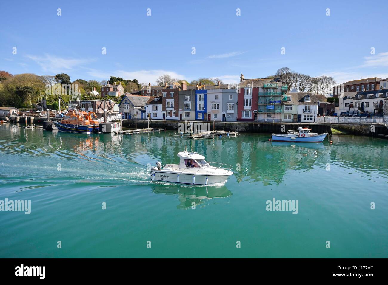 Weymouth, Dorset, UK. 18th Apr, 2017. UK Weather. The harbour under ...