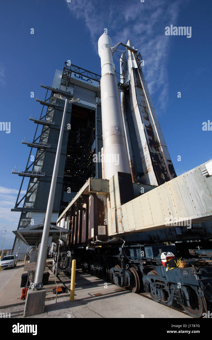 Cygnus pressurized cargo module hi-res stock photography and images - Alamy