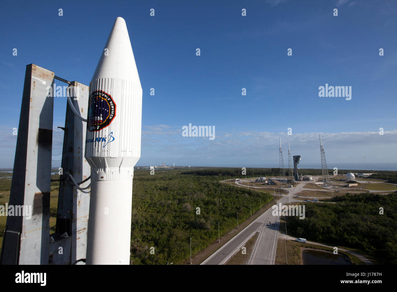 Orbital atk cygnus pressurized module hi-res stock photography and ...