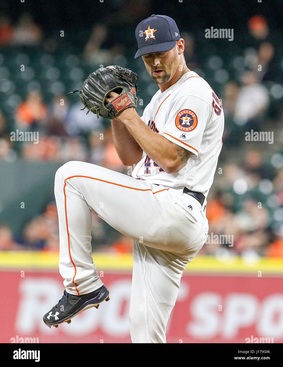 Houston, TX, USA. 17th Apr, 2017. Houston Astros relief pitcher Luke ...