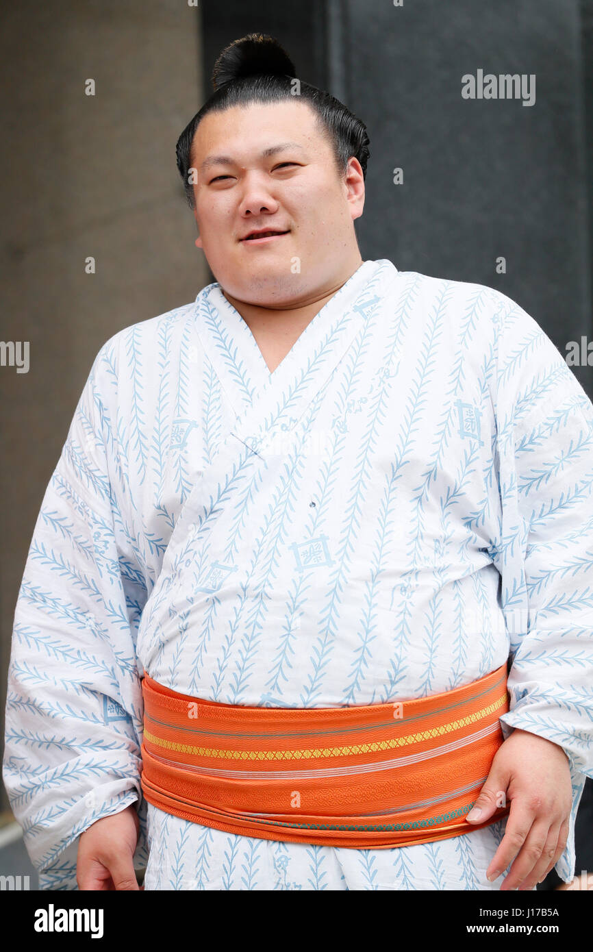 Tokyo, Japan. 17th Apr, 2017. Ikioi Sumo : Yasukuni Shrine Honozumo is ...