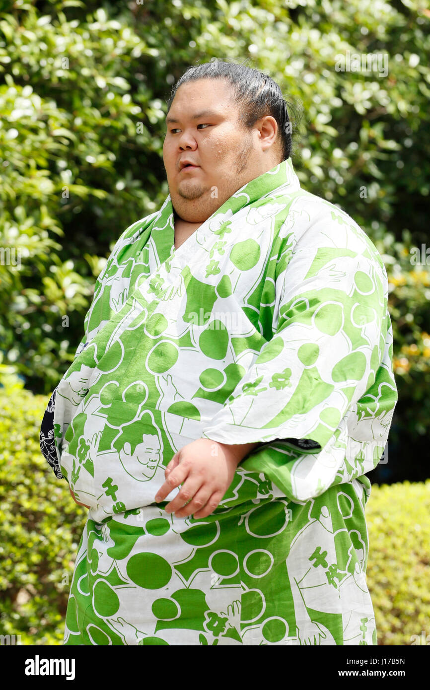 Tokyo, Japan. 17th Apr, 2017. Chiyomaru Sumo : Yasukuni Shrine Honozumo ...