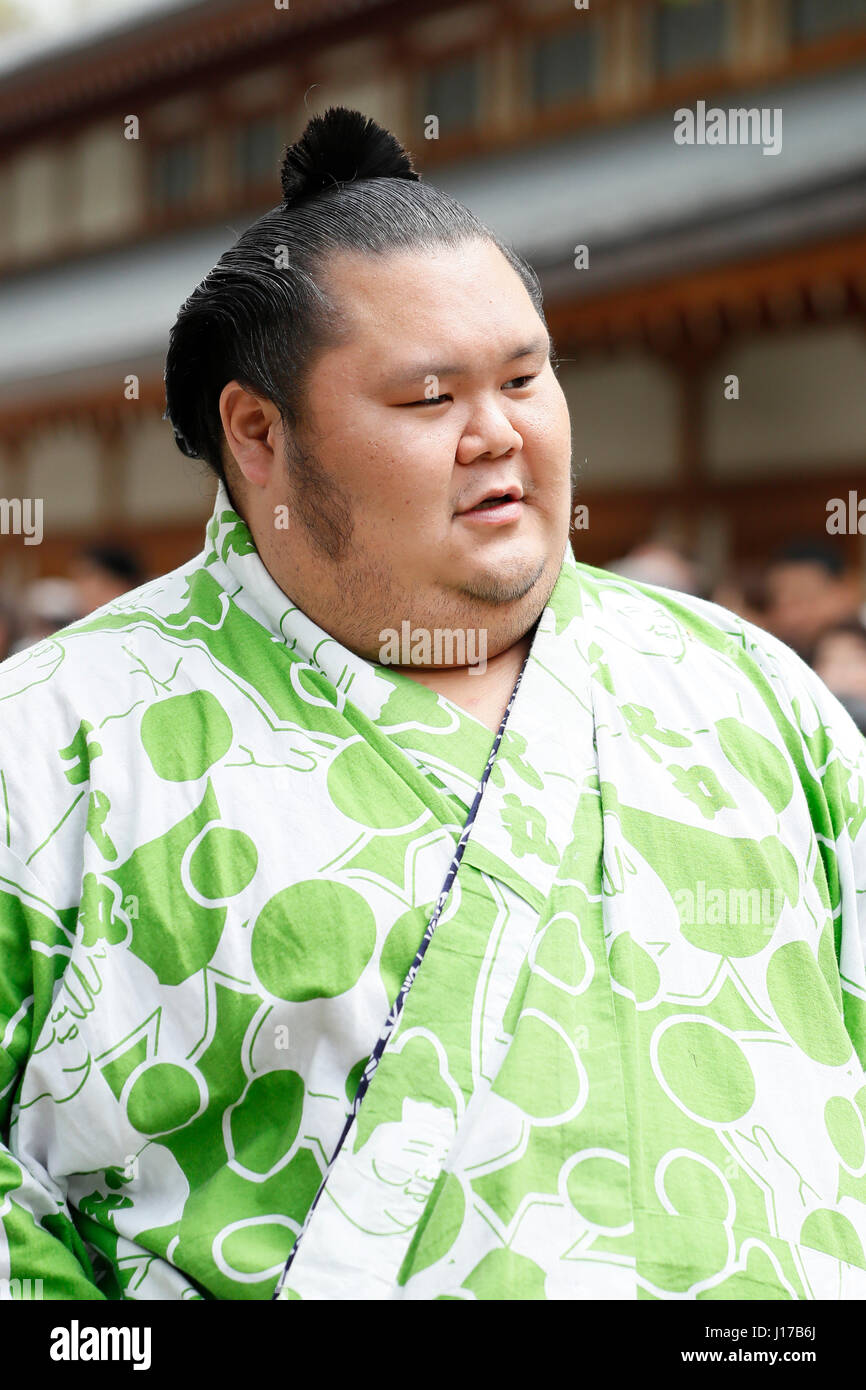 Tokyo, Japan. 17th Apr, 2017. Chiyomaru Sumo : Yasukuni Shrine Honozumo ...