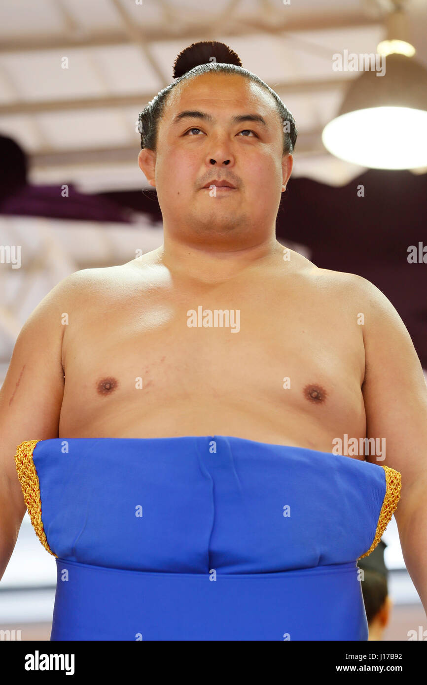 Tokyo, Japan. 17th Apr, 2017. Sokokurai Sumo : Yasukuni Shrine Honozumo ...