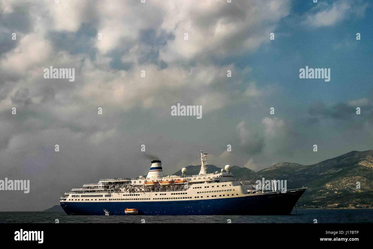 Orient lines hi-res stock photography and images - Alamy