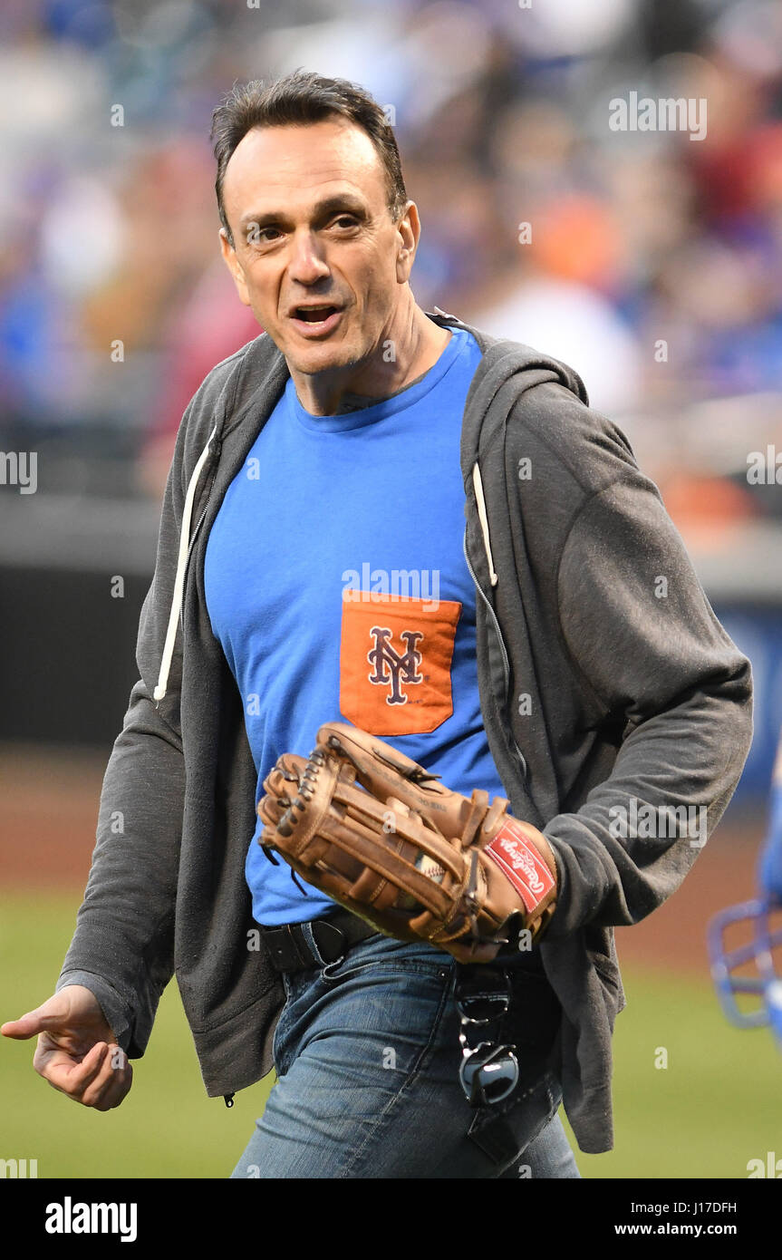 New York, NY, USA. 18th Apr, 2017. Actor Hank Azaria visits Citi-Field ...